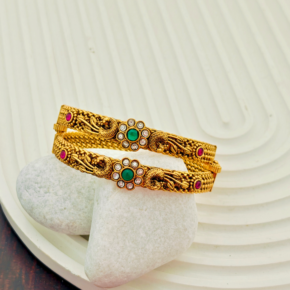 2 Pc set Knitted pattern style Peacock Bangles