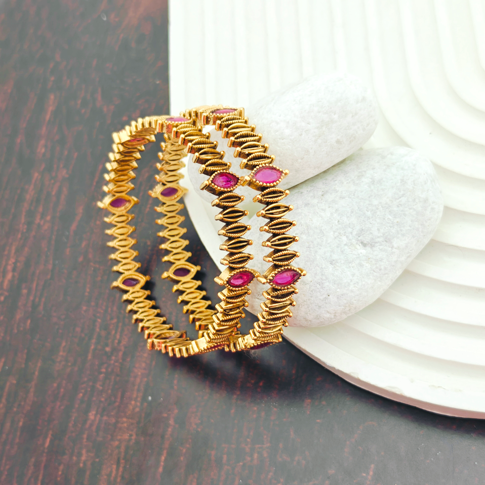 Antique Ruby stone vintage look Bangles